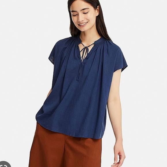 Uniqlo | Tops | Nwt Uniqlo Navy Blue Linen Blend Short Sleeve Blouse ...